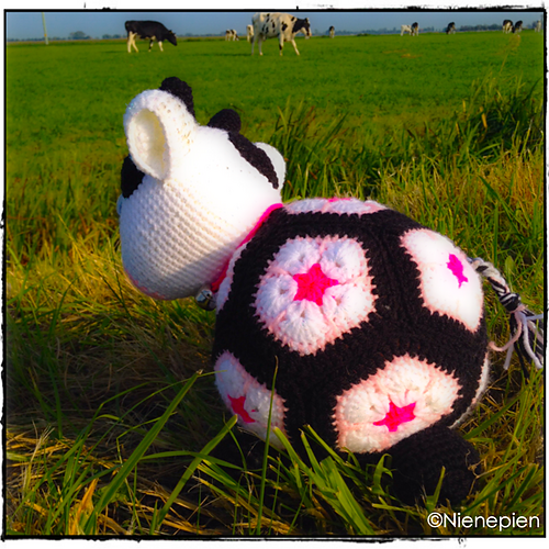 Ravelry: Clara the African Flower Cow pattern by Nina Tearney