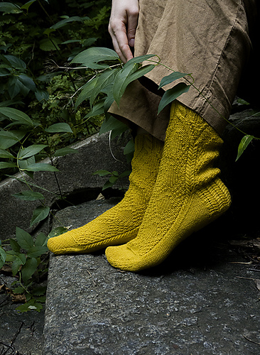 Ravelry: Golden grain socks pattern by Anna Radchenko