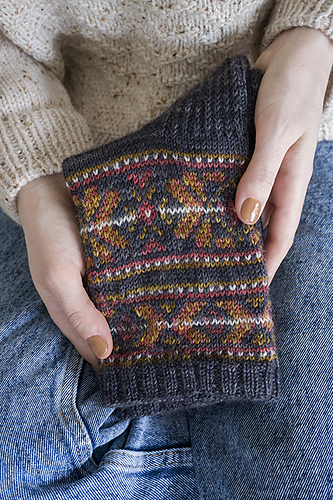 Ravelry: Winter Cabin Charm socks pattern by Anna Radchenko