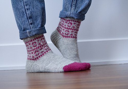 Ravelry: Be My Valentine socks set pattern by Anna Radchenko