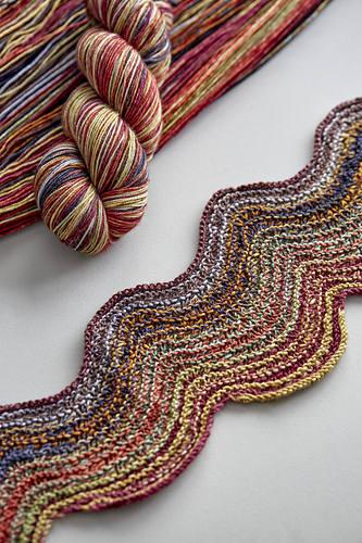 Ravelry: Tilde Scarf pattern by Nina Holubcova