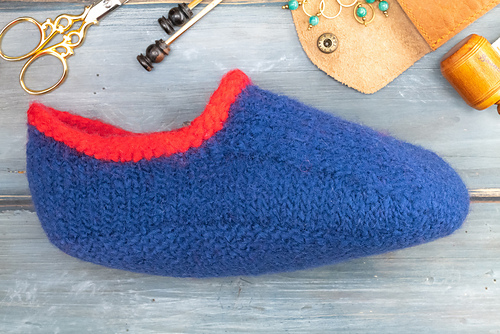 Ravelry: Easy felted slippers pattern by Norman Schwarze