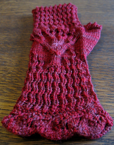 Ravelry: Entwined pattern by Karen Fournier