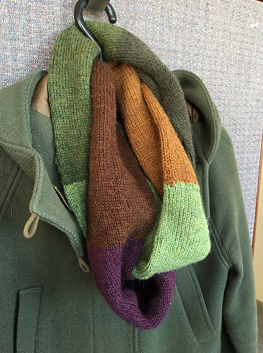 Ravelry: Color Block Infinity Scarf pattern by Aunt Ninny