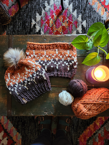 Ravelry: Diamond Willow Cowl pattern by Jamie Rex