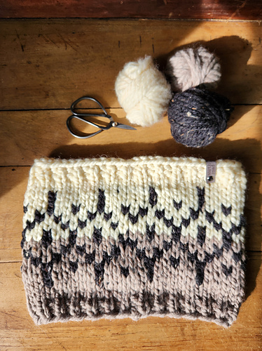 Ravelry: Diamond Willow Cowl pattern by Jamie Rex