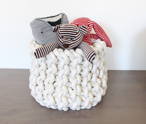 Ravelry: Chunky knit rope basket pattern by Cara Corey