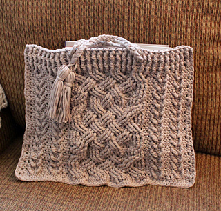 Ravelry: Dover Cable Bag pattern by Noelle Stiles