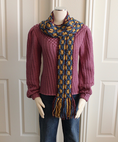 Ravelry: Vienna Cable Scarf pattern by Noelle Stiles