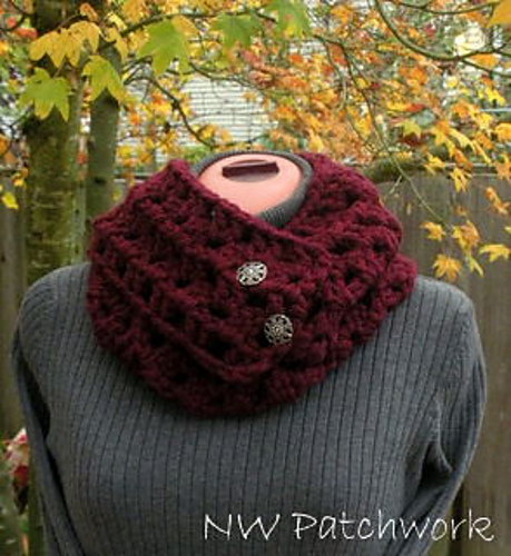Ravelry: Fiona Button Scarf pattern by Fiber Flux / Jennifer Dickerson