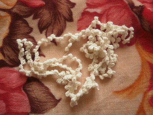 Ravelry: "Popcorn" Christmas Garland pattern by Natalie Clegg