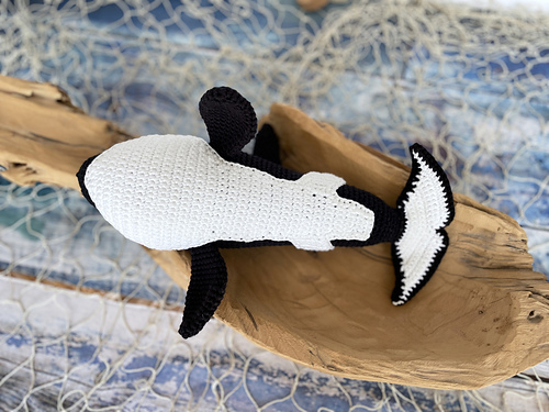Ravelry: Kalla the Orca Whale Amigurumi pattern by Lindsey Roe