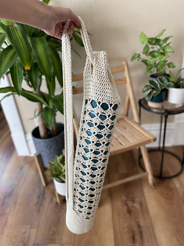 Ravelry: Ananda Yoga Mat Bag pattern by Lindsey Roe
