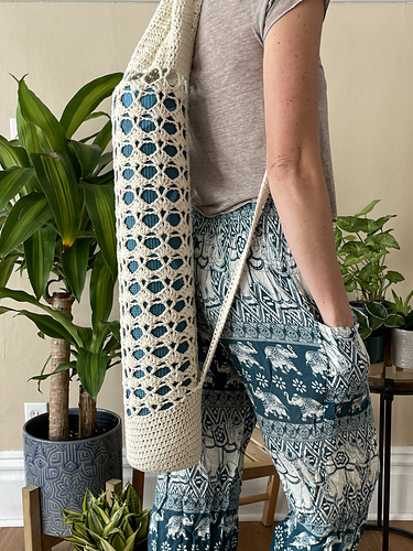 Ravelry: Ananda Yoga Mat Bag pattern by Lindsey Roe
