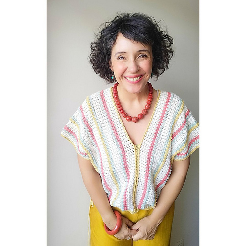 Ravelry: Top Fiesta pattern by O Fio das Moiras