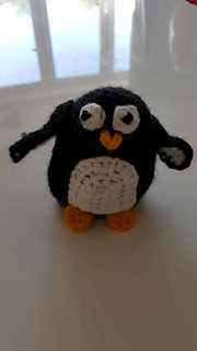 Ravelry: Reversible Penguin Egg pattern by Laura Reddish