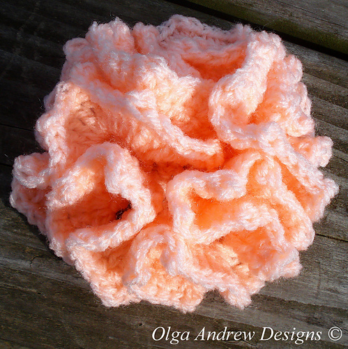 Ravelry: Ruffle flower 003 pattern by Olga Andrew