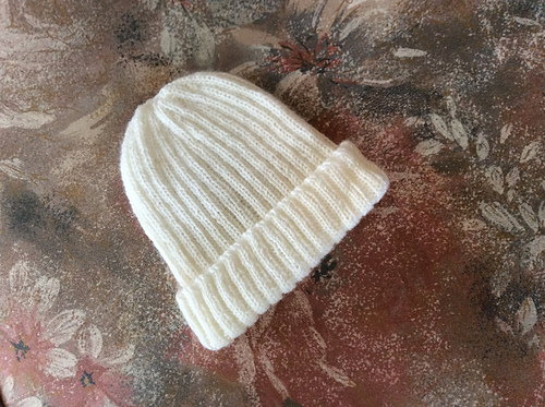 Ravelry: Ribbed Rascal Hat pattern by Charlotte Marjoribanks