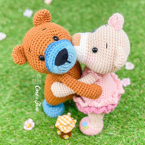 Ravelry: Lia & Brooklyn Bear Cubs pattern by Carolina Guzman