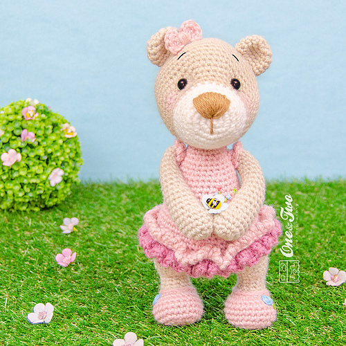 Ravelry: Lia & Brooklyn Bear Cubs pattern by Carolina Guzman