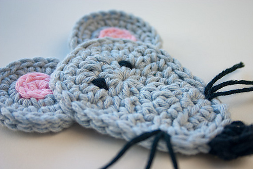 Ravelry: Mouse Applique pattern by Carolina Guzman