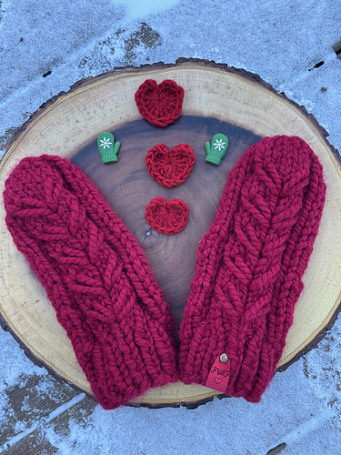 Ravelry: Sitka Mittens pattern by Shanon Dycke