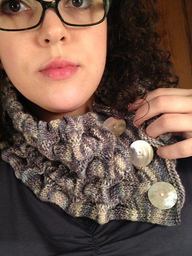Ravelry: Ripple Cowl pattern by Andrea Babb