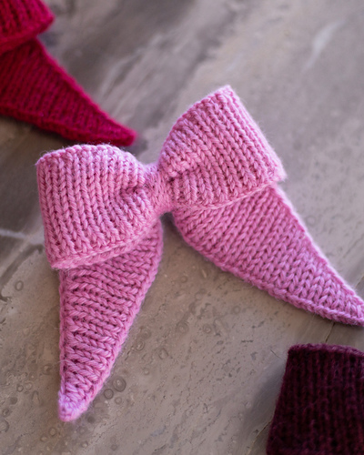 Ravelry: Knit Bow pattern by Kaitlin Barthold