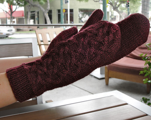 Ravelry: Morgandy Mittens pattern by Triona Murphy