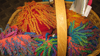 Ravelry: ourqueensue's Summer 2014 Anenome Hats