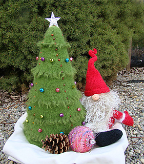 Ravelry: Felted Tannenbaum pattern by Isa Webb