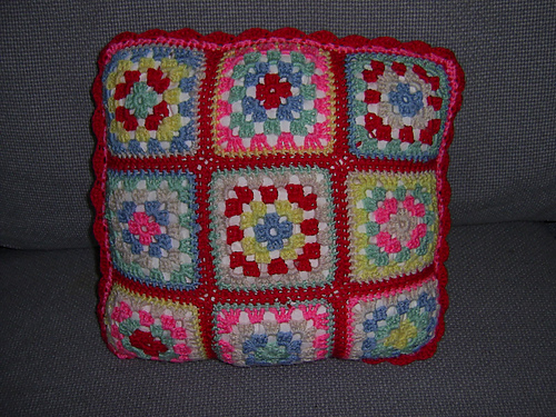 Ravelry: Granny square cushion pattern by Cath Kidston