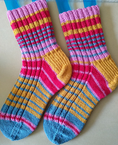 Ravelry: 189-31 Colour Invasion pattern by DROPS design