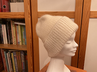 Ravelry: paivis' Iris hat
