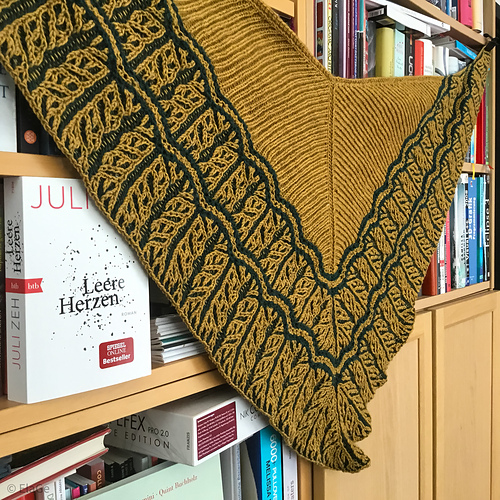 Ravelry: Moss Agate Shawl pattern by Julia Decker