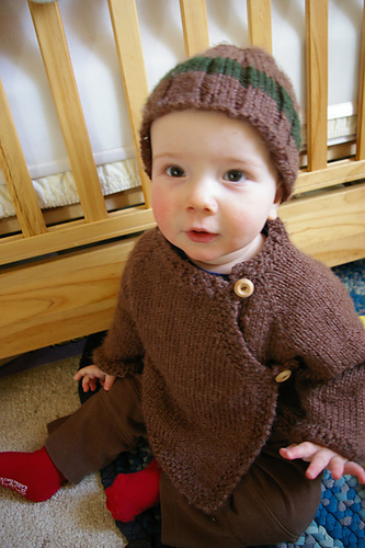 Ravelry: Easy Raglan Sweater pattern by Marie Connolly