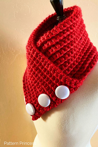Ravelry: Cozy Crossroads Button Cowl pattern by Pattern Princess