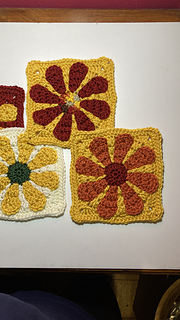 Ravelry: Retro Daisy Granny Square pattern by Pattern Princess