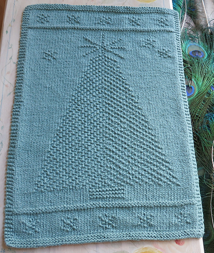 Ravelry: Christmas Tree II Tea Towel ~ flat pattern by Louise Sarrazin