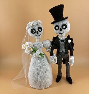 Ravelry: The Brood and Gloom pattern by Alan Dart