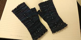 Ravelry: Beaded Picot Mitts pattern by Kate Kalvig