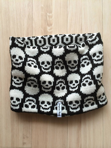 Ravelry: skulls! skulls! skulls! pattern by claudia scarpa
