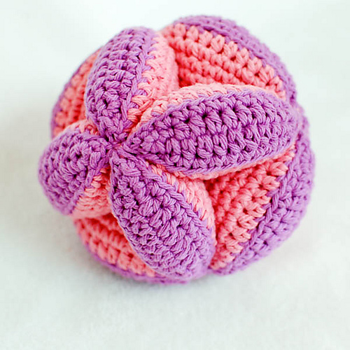 Ravelry: Baby Clutch Ball pattern by Kara Gunza