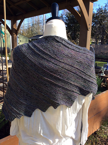 Ravelry: Bat Hug Shawlette pattern by Nicole Sijnja