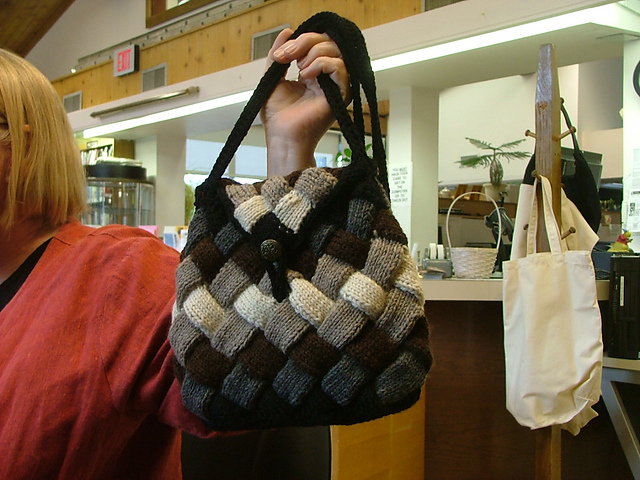 Ravelry: phenleyss' Felted Entrelac bag