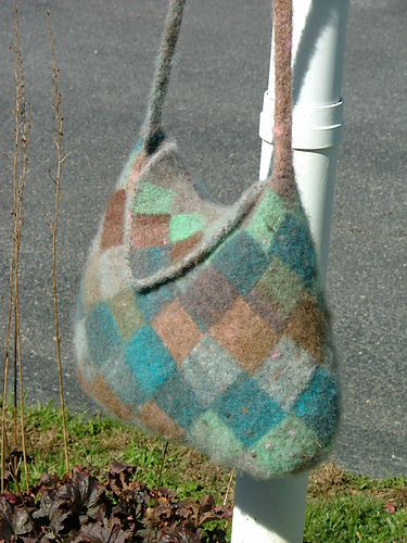 Ravelry: phenleyss' Felted Entrelac bag