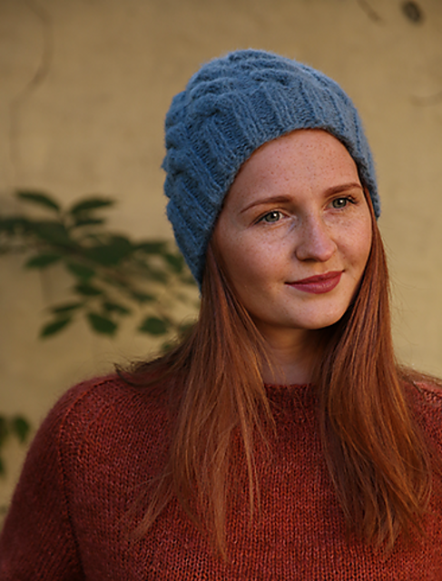 Ravelry: Close cables hat / Tett i flett-lue pattern by Anna & Heidi ...