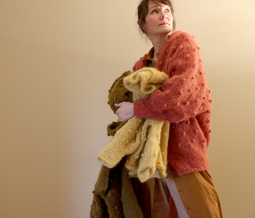 Ravelry: Fuzzy Dot Cardigan / Fuzzy dottejakke pattern by Anna Enge