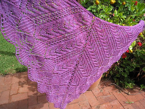 Ravelry: Blooming Fuchsia pattern by Lily Go