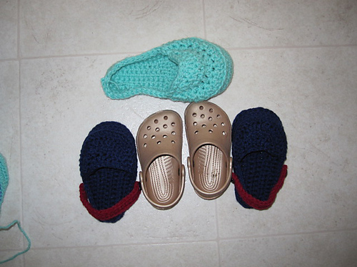 Ravelry: Toddler Crocs pattern by purrlyKnits